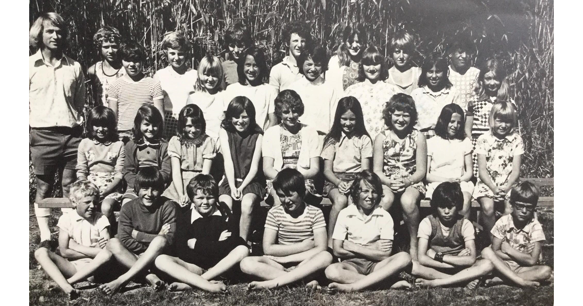 School Photo - 1980's / Aka Aka School - Waikato | MAD on New Zealand