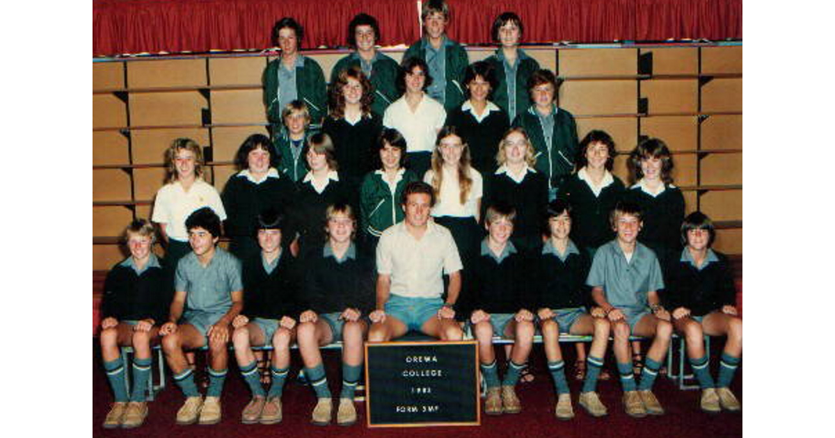 School Photo - 1980's / Orewa College - Orewa | MAD on New Zealand