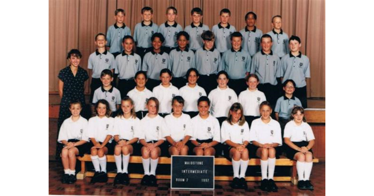 School Photo - 1980's / Maidstone Intermediate - Upper Hutt | MAD on ...