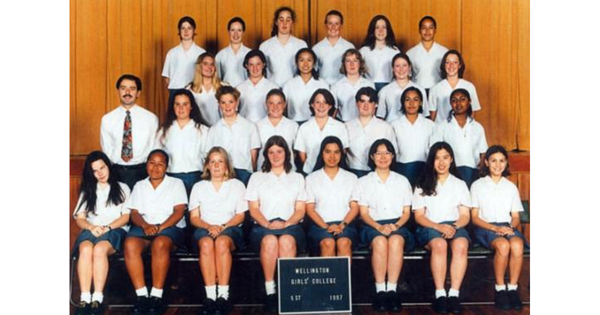 School Photo - 1990's / Wellington Girls' College - Wellington | MAD on ...