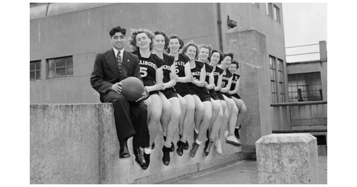 Netball / Basketball / Team Photo - 1950's | MAD on New Zealand