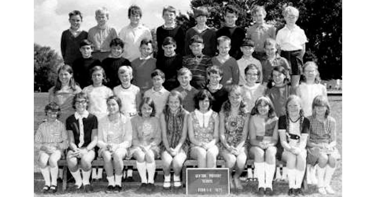 School Photo - 1970's / Winton School - Winton | MAD on New Zealand