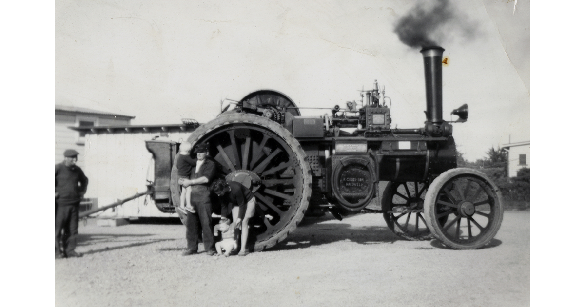 Traction Engine / Photography - Historical | MAD on New Zealand
