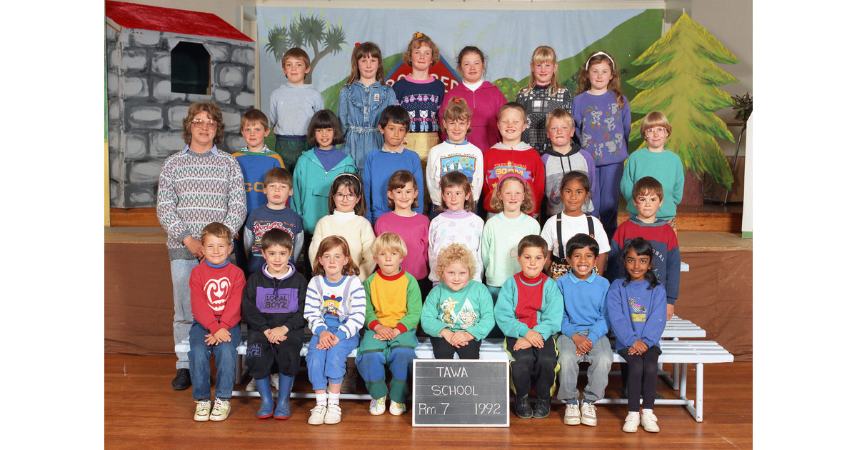 School Photo - 1990's / Tawa School - Wellington | MAD on New Zealand