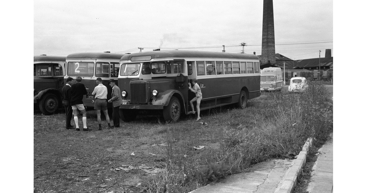 Bus - Nostalgia / Photography - Historical | MAD on New Zealand