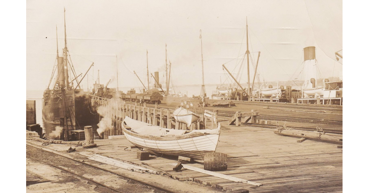 Taranaki / Photography - Historical | MAD on New Zealand