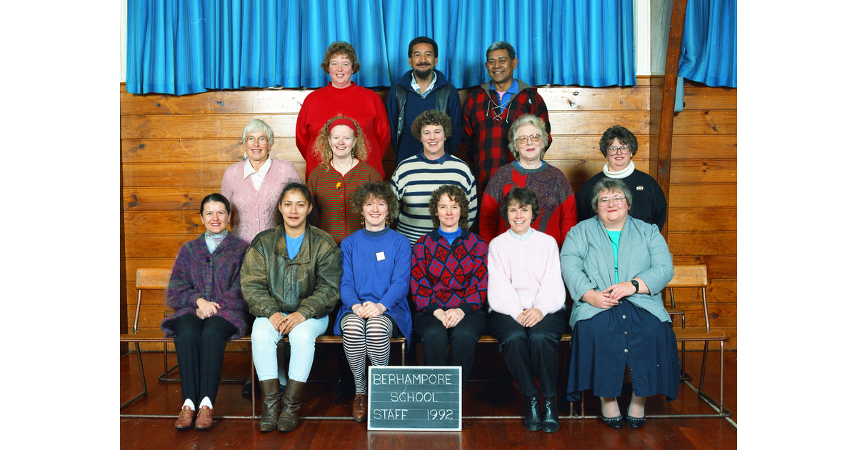 School Photo - 1990's / Berhampore School - Wellington | MAD on New Zealand