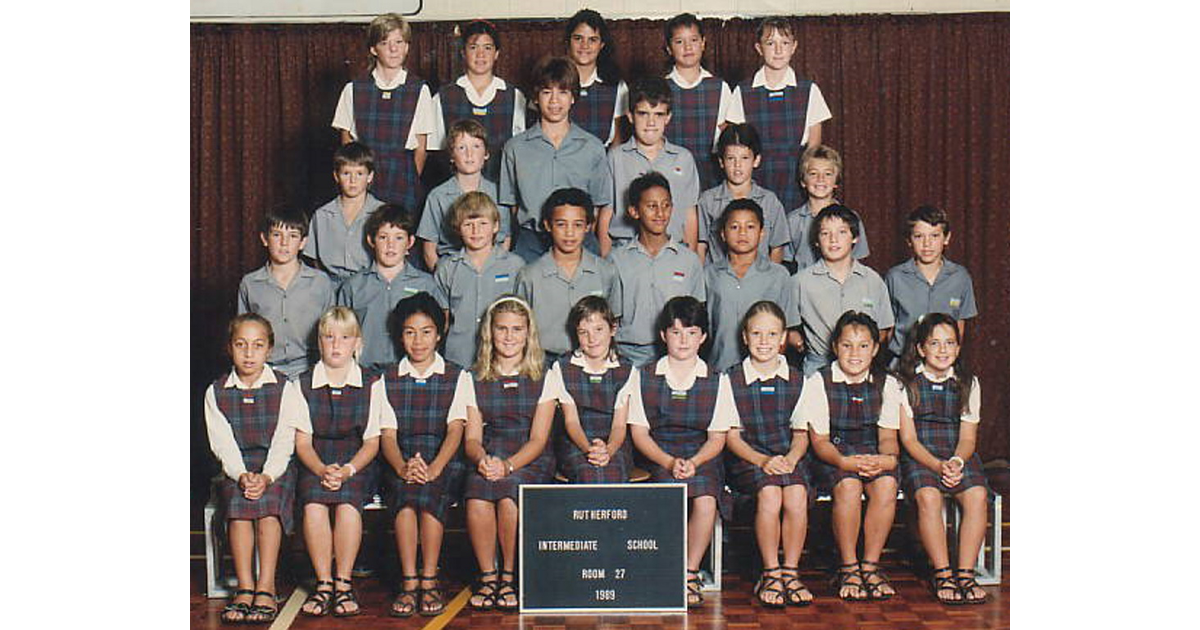 School Photo - 1980's / Rutherford Intermediate School - Whanganui ...