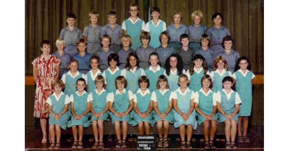 School Photo - 1980's / Broadgreen Intermediate School - Nelson | MAD ...