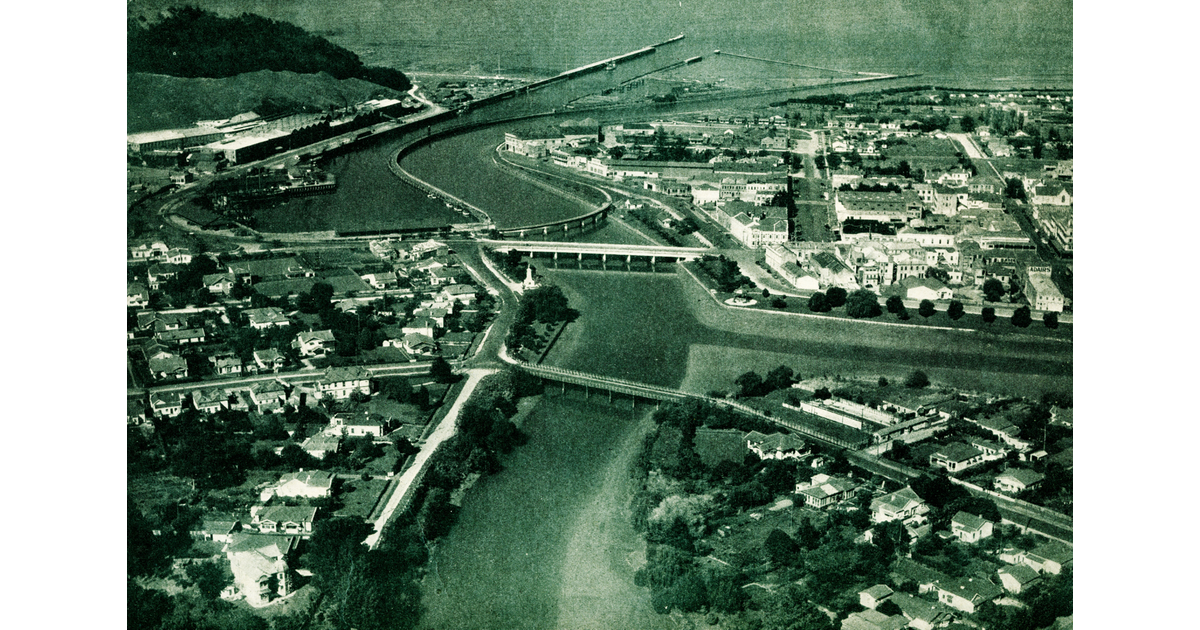 Gisborne / Photography - Historical | MAD on New Zealand