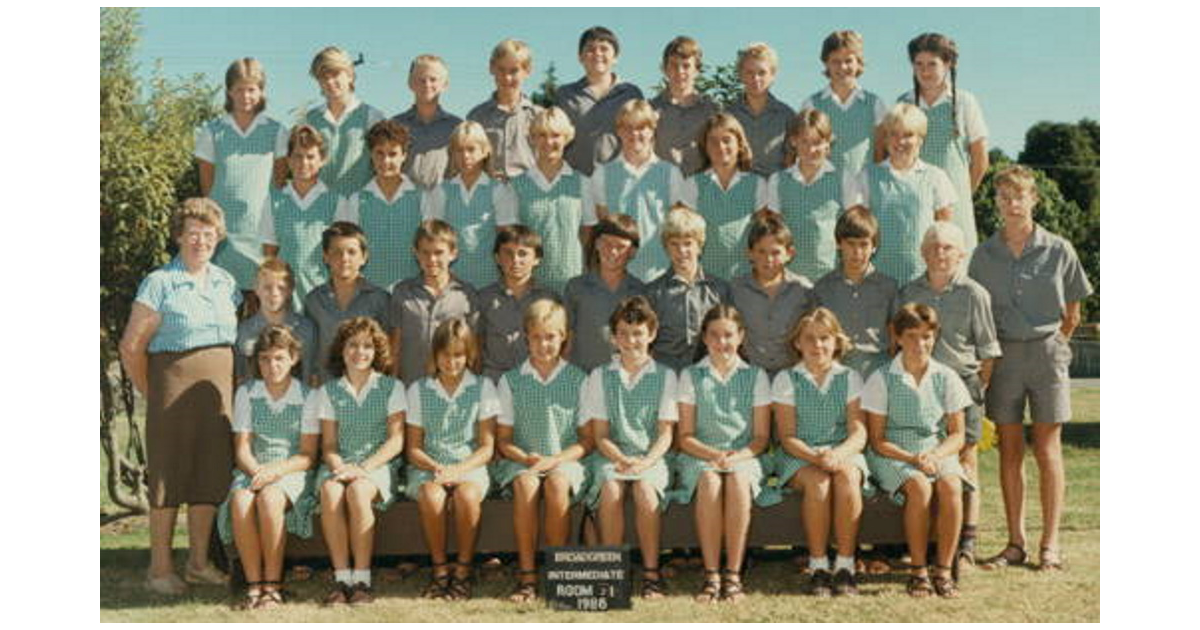 School Photo - 1980's / Broadgreen Intermediate School - Nelson | MAD ...