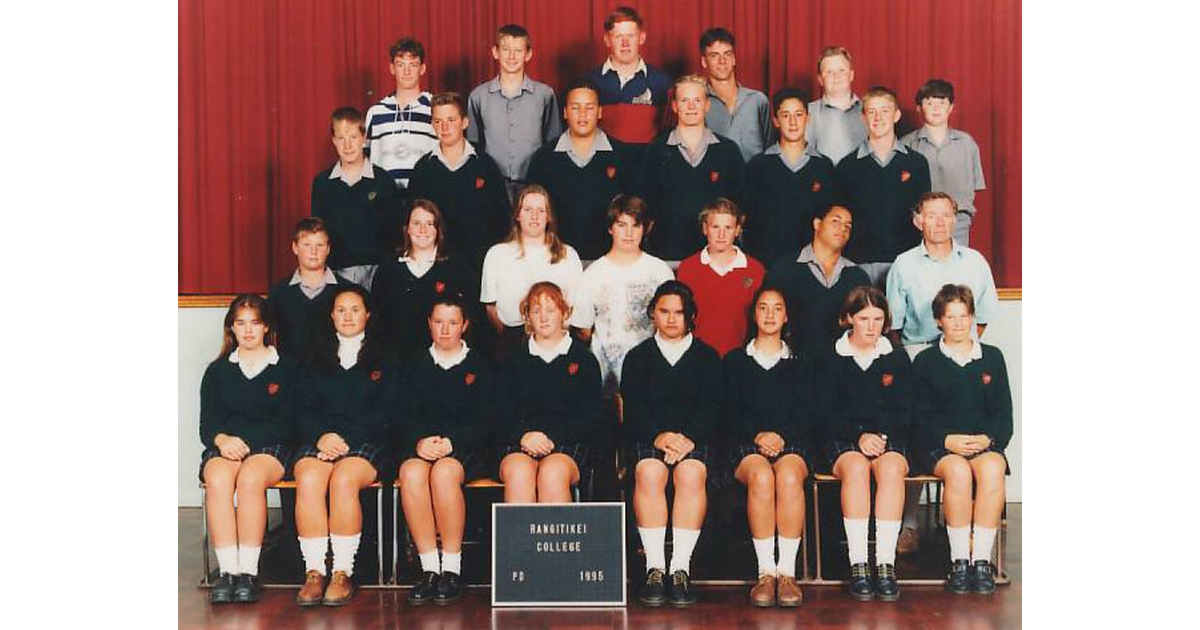 School Photo - 1990's / Rangitikei College - Marton | MAD on New Zealand