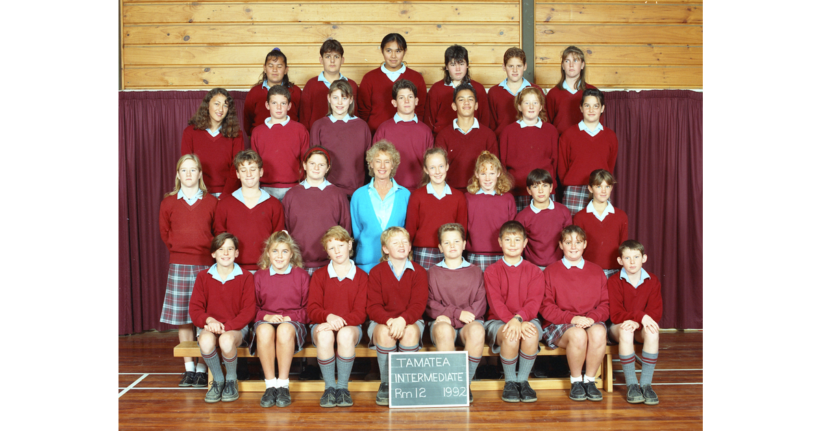 School Photo - 1990's / Tamatea Intermediate - Napier | MAD on New Zealand