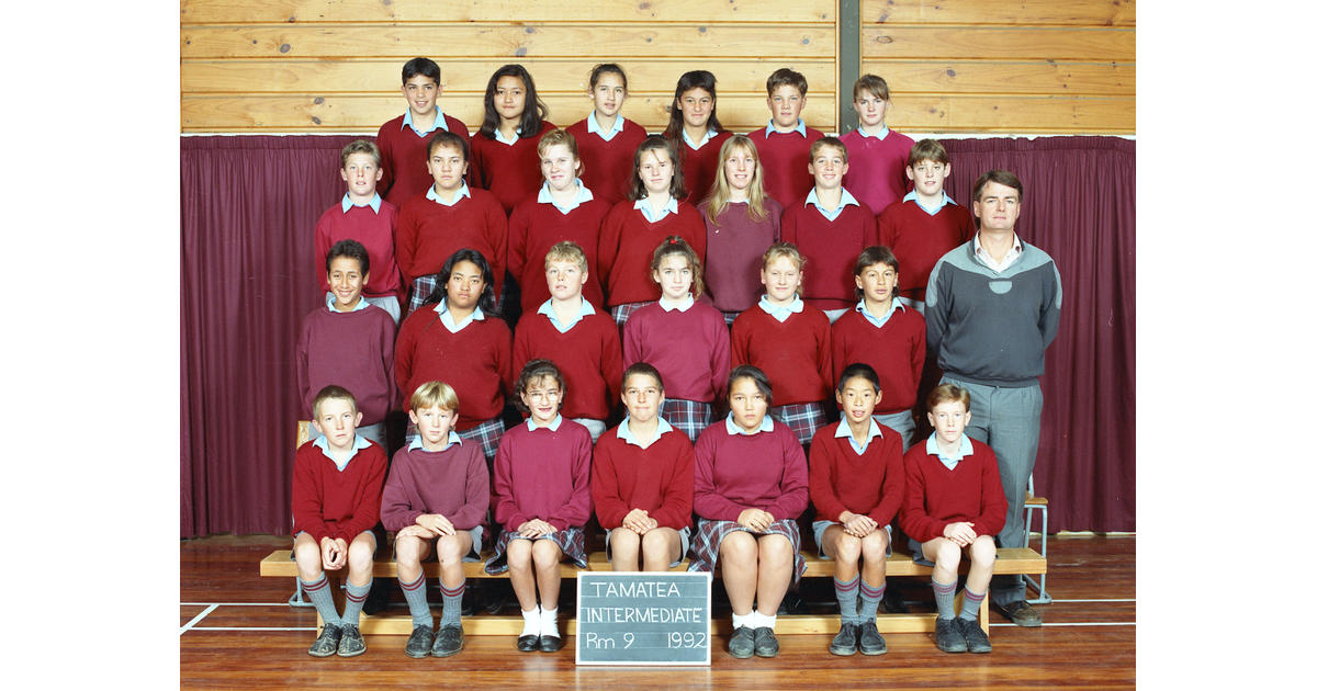 School Photo - 1990's / Tamatea Intermediate - Napier | MAD on New Zealand
