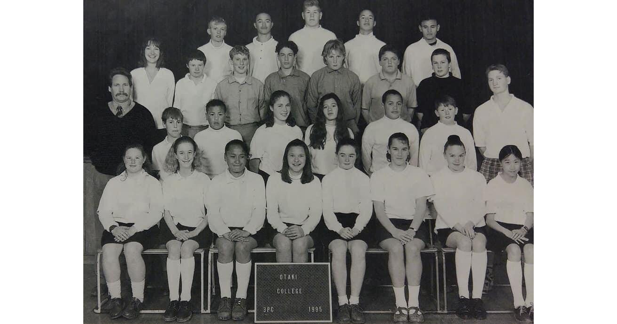 School Photo - 1990's / Otaki College - Otaki | MAD on New Zealand