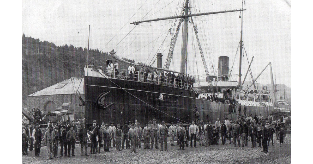 Ship / Photography - Historical | MAD on New Zealand