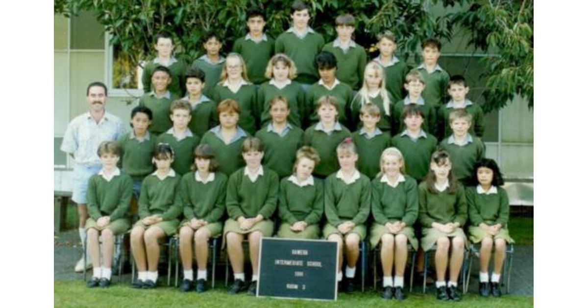 School Photo - 1990's / Hawera Intermediate - Hawera | MAD on New Zealand