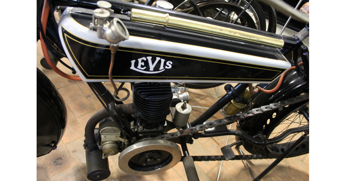Museum - Photo / Motorcycles - Photos - Packard Motor Museum | MAD on ...