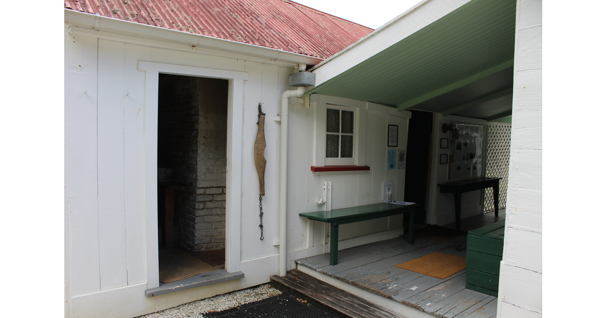 Seen Around Northland / Clendon House | MAD on New Zealand