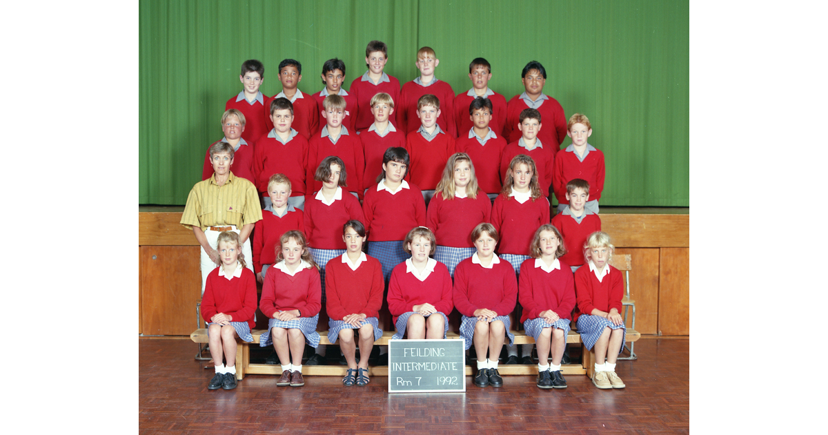School Photos - Manawatu / Wanganui / Feilding Intermediate School ...