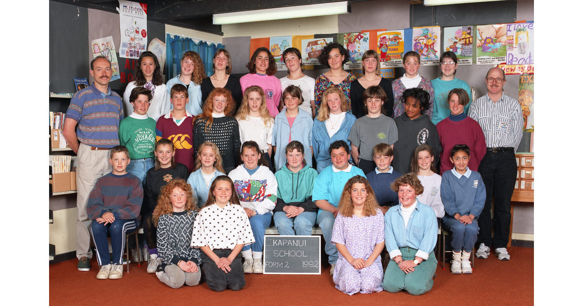 School Photo - 1990's / Kapanui School - Waikanae | MAD on New Zealand