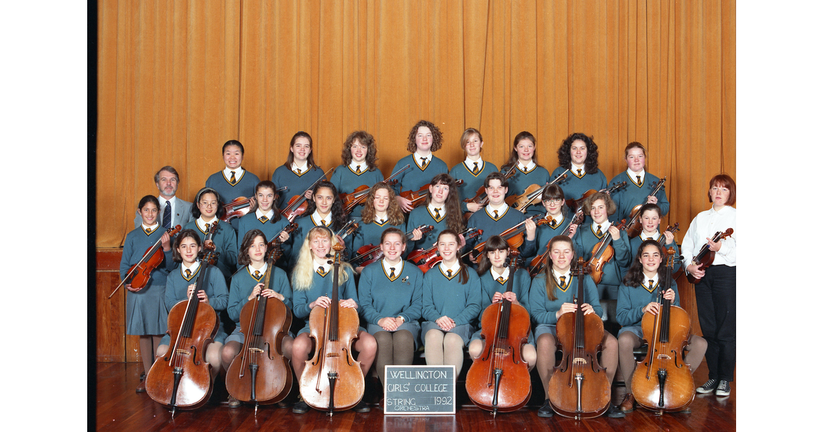School Photo - 1990's / Wellington Girls' College - Wellington | MAD on ...