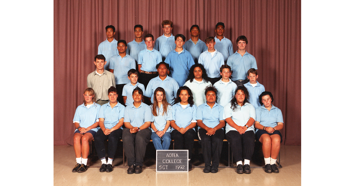 School Photos - Wellington / Aotea College - Porirua | MAD on New Zealand